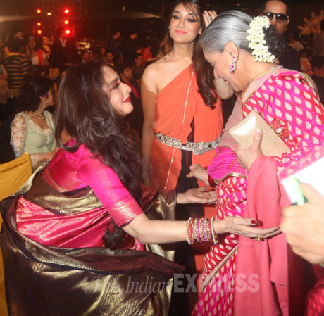 Bollywood’s hug special: Shah Rukh-Salman, Aushka-Deepika | Bollywood ...