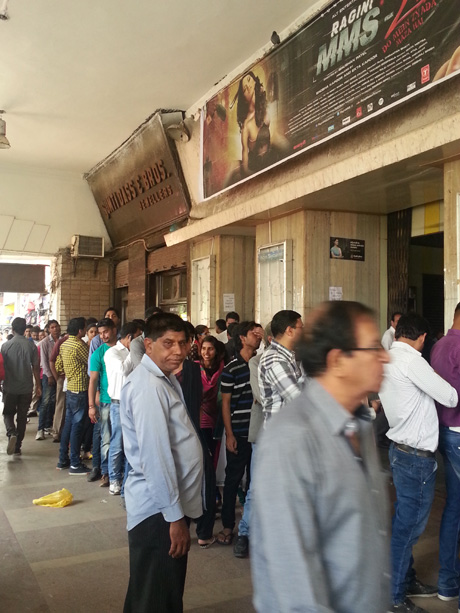 People queue outside theatres to watch Sunny Leone’s ‘Ragini MMS 2 ...