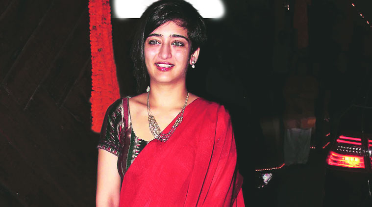 Akshara deals with Amitabh Bachchan and Dhanush | Screen News - The ...