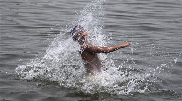 Heat wave claims 400 lives in Karachi | World News - The Indian Express