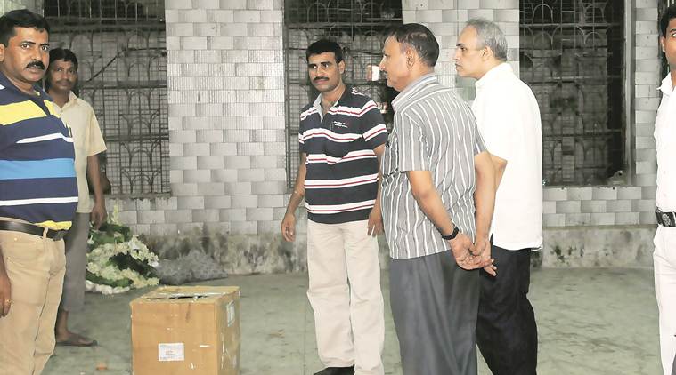 Partha cremates Debjani’s remains | Kolkata News - The Indian Express