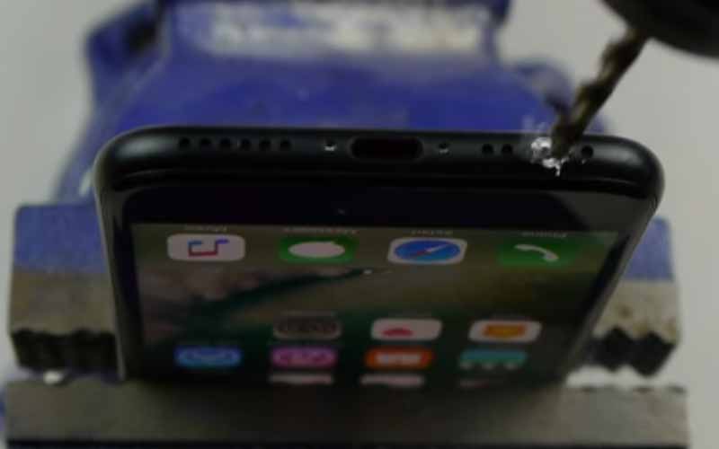 Nope, drilling a hole won’t get your iPhone 7 a 3.5mm headphone jack ...