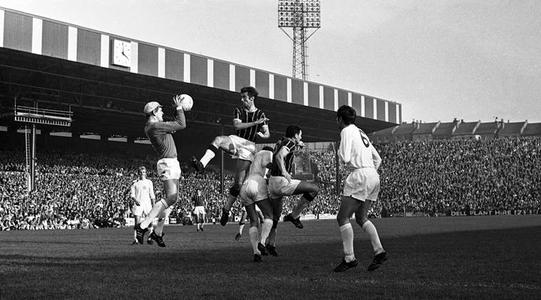 Former Leeds United goalkeeper Gary Sprake dies, aged 71 | Football ...