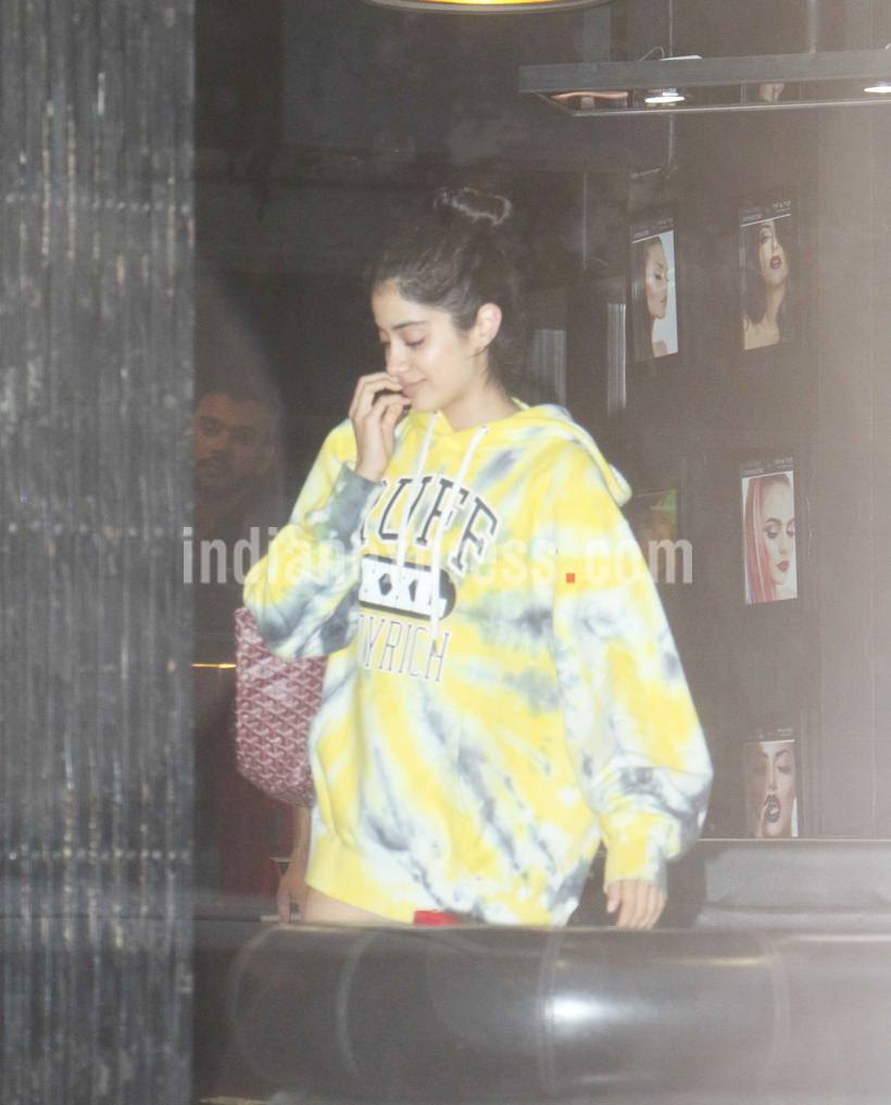 Jhanvi Kapoor taking dance lessons for her Bollywood debut? See photos ...