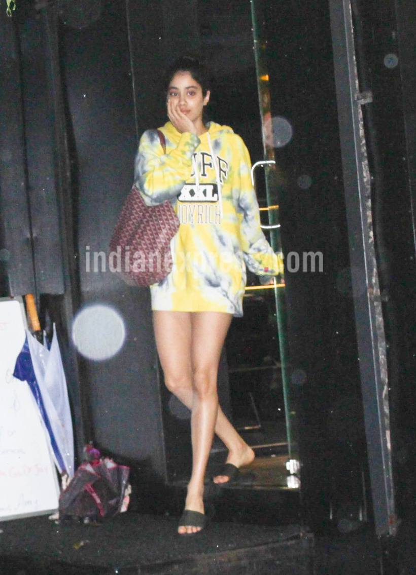 Jhanvi Kapoor taking dance lessons for her Bollywood debut? See photos ...