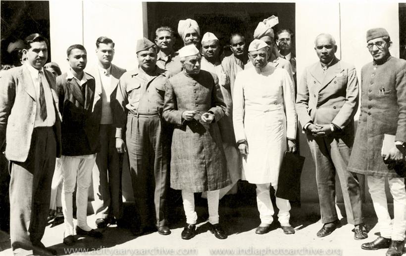 Rare photos of Jawaharlal Nehru from the archives of photojournalist ...