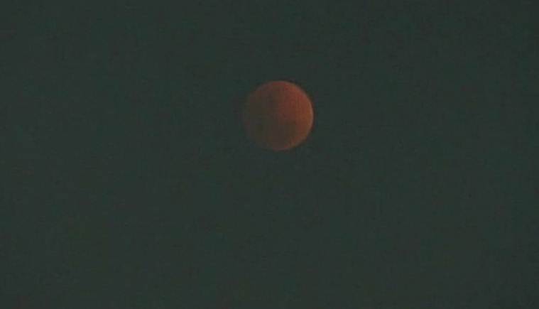 Lunar eclipse 2018: See stunning Super Blue Blood moon photos from ...