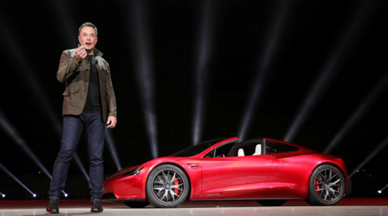 SpaceX Falcon Heavy poised for debut test launch, with Tesla Roadster ...