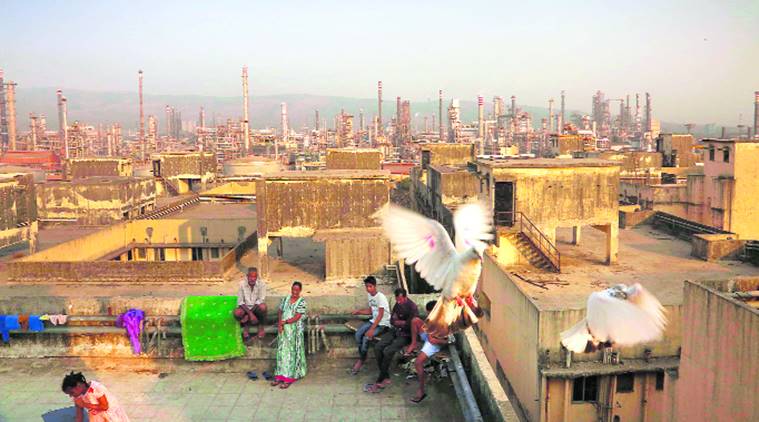 Mumbai: Residents leave Mahul flats, live on footpath as protest rages ...