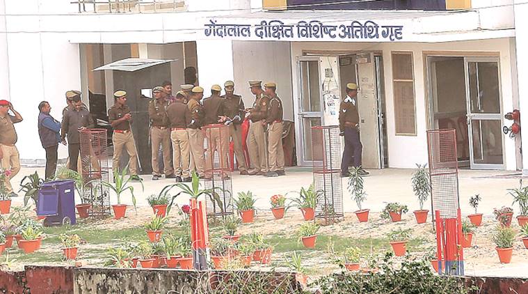 Lucknow: Muslim litigants meet AIMPLB officials, clerics before Ayodhya ...