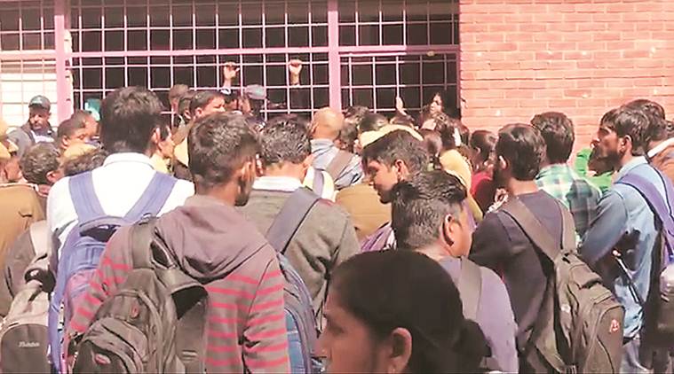 Delhi University: After Maths mass failure, red flags in physics ...