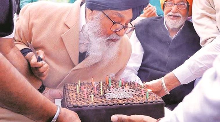Former Punjab CM Parkash Singh Badal turns 92, celebrates at village ...