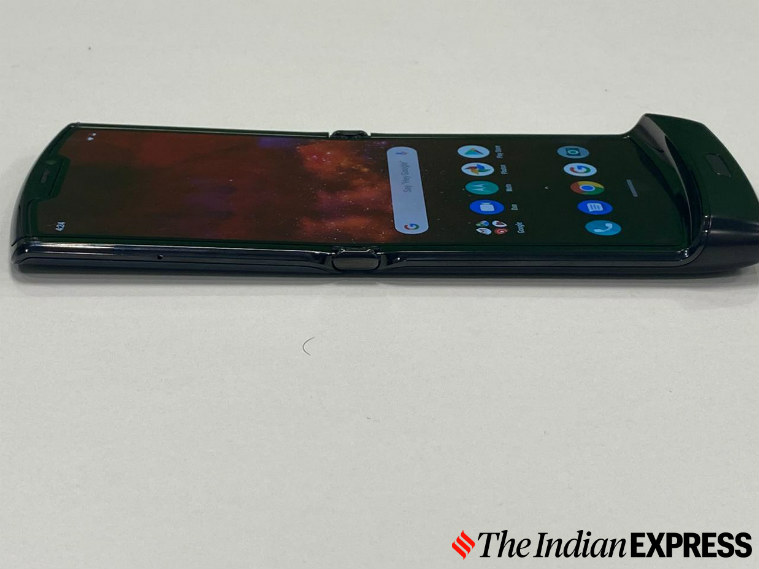 I tried Motorola’s Razr folding phone, and I have a warning for you ...