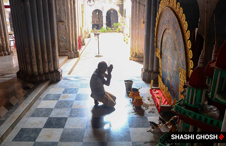 Behind Bardhaman’s hand-painted Durga, the story of powerful Punjabi ...