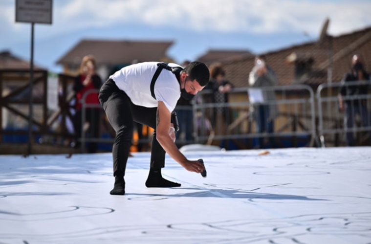 Italian sketch artist sets world record for world’s largest drawing ...
