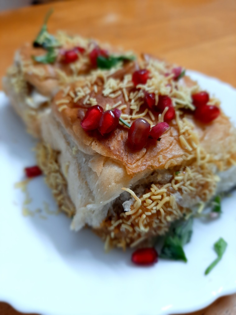 The Back Burner: Kutchi Dabeli, the quintessential Gujarati street ...