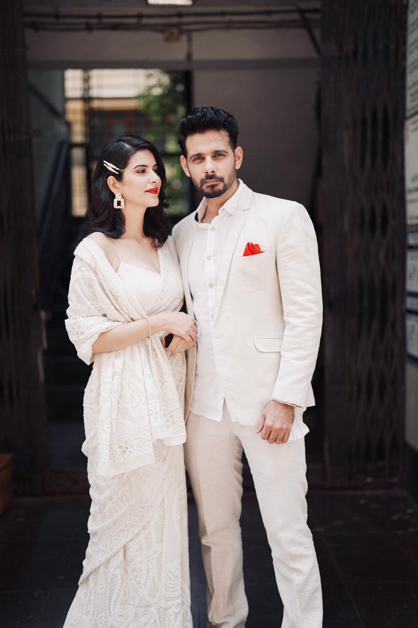 Viraf Patel ties the knot with Saloni Khanna, gives her a rubber band ...