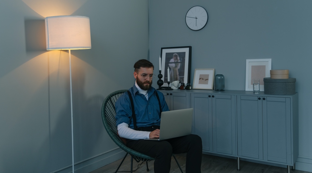 Computer vision syndrome: Know the effects on increased screen time on ...