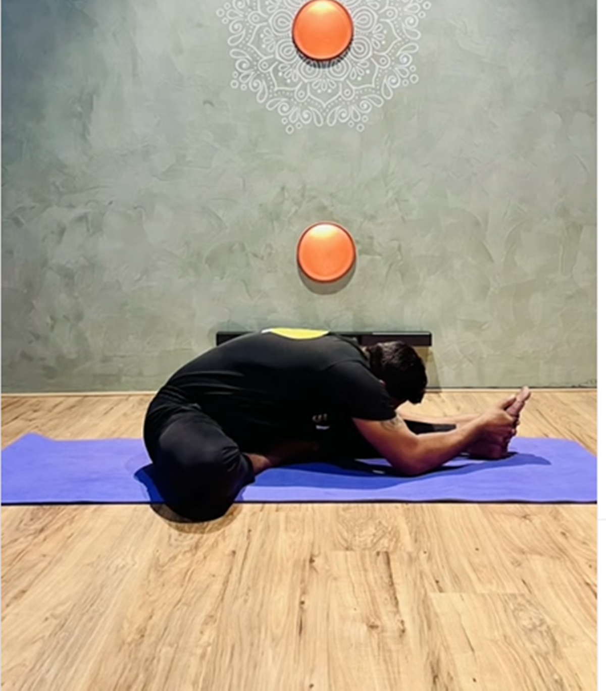 Dealing with migraine? Try these five yoga asanas to manage headache ...