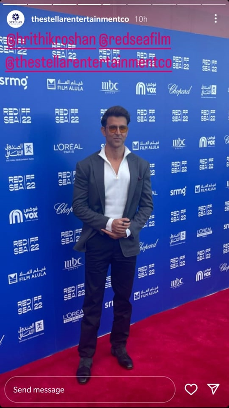 Hrithik Roshan dances to Ek Pal Ka Jeena, poses with Jackie Chan at Red ...