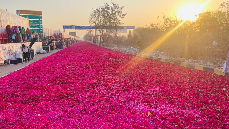 Roses are red, Congress is true-blue: A flowery welcome for Priyanka in ...