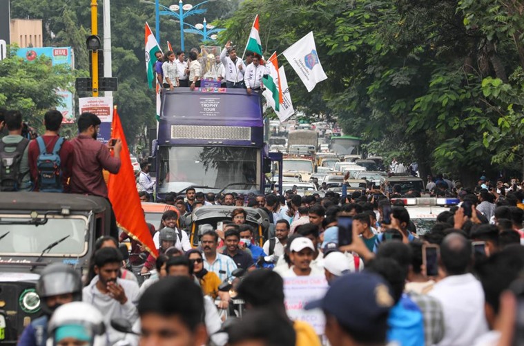 ICC Cricket World Cup trophy displayed in Pune, fans gather in large ...