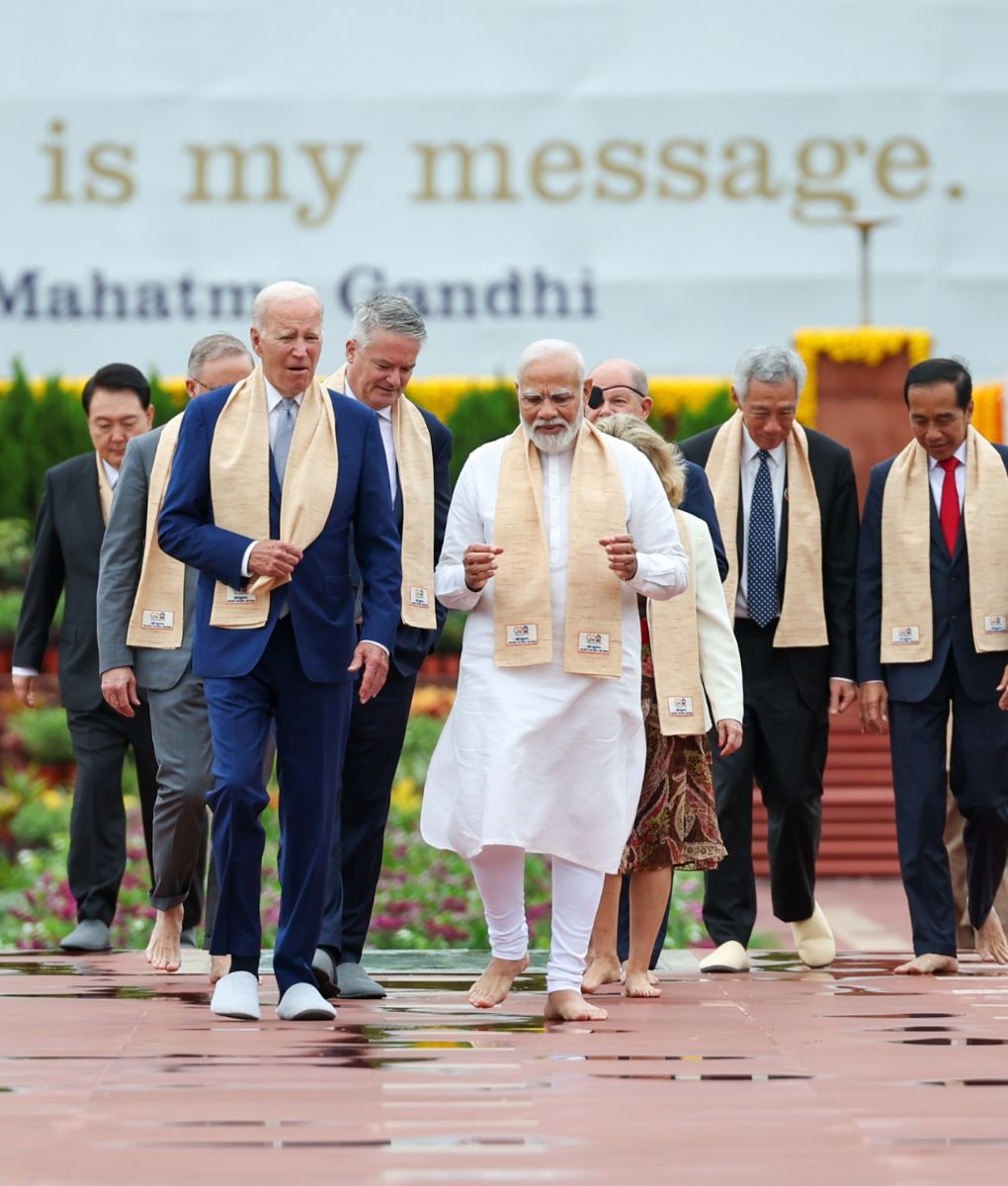 G20 at Rajghat: United in voice for peace, tributes to the Mahatma ...
