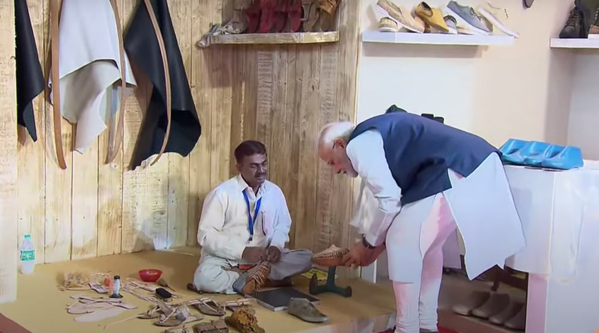 Delhi News Highlights: PM Modi unveils Yashobhoomi convention centre ...