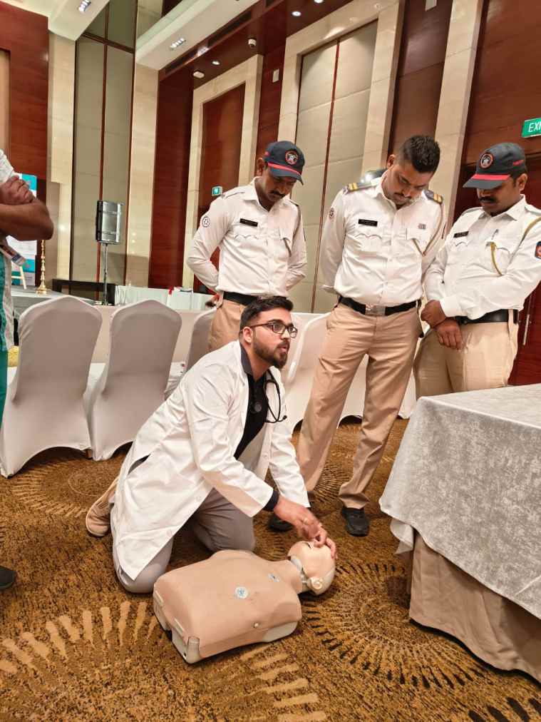 Traffic cops get training in basic life support skills | Pune News ...
