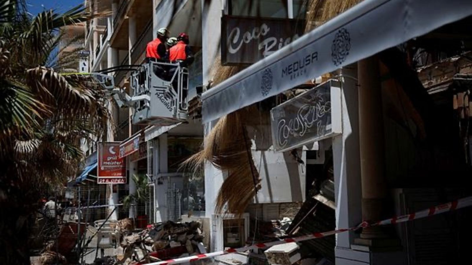 Spain: 4 dead in Mallorca restaurant collapse