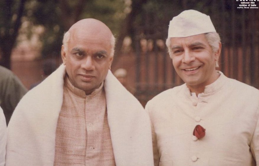 From Hera Pheri to Sardar: Watch Paresh Rawal’s best five films on his ...