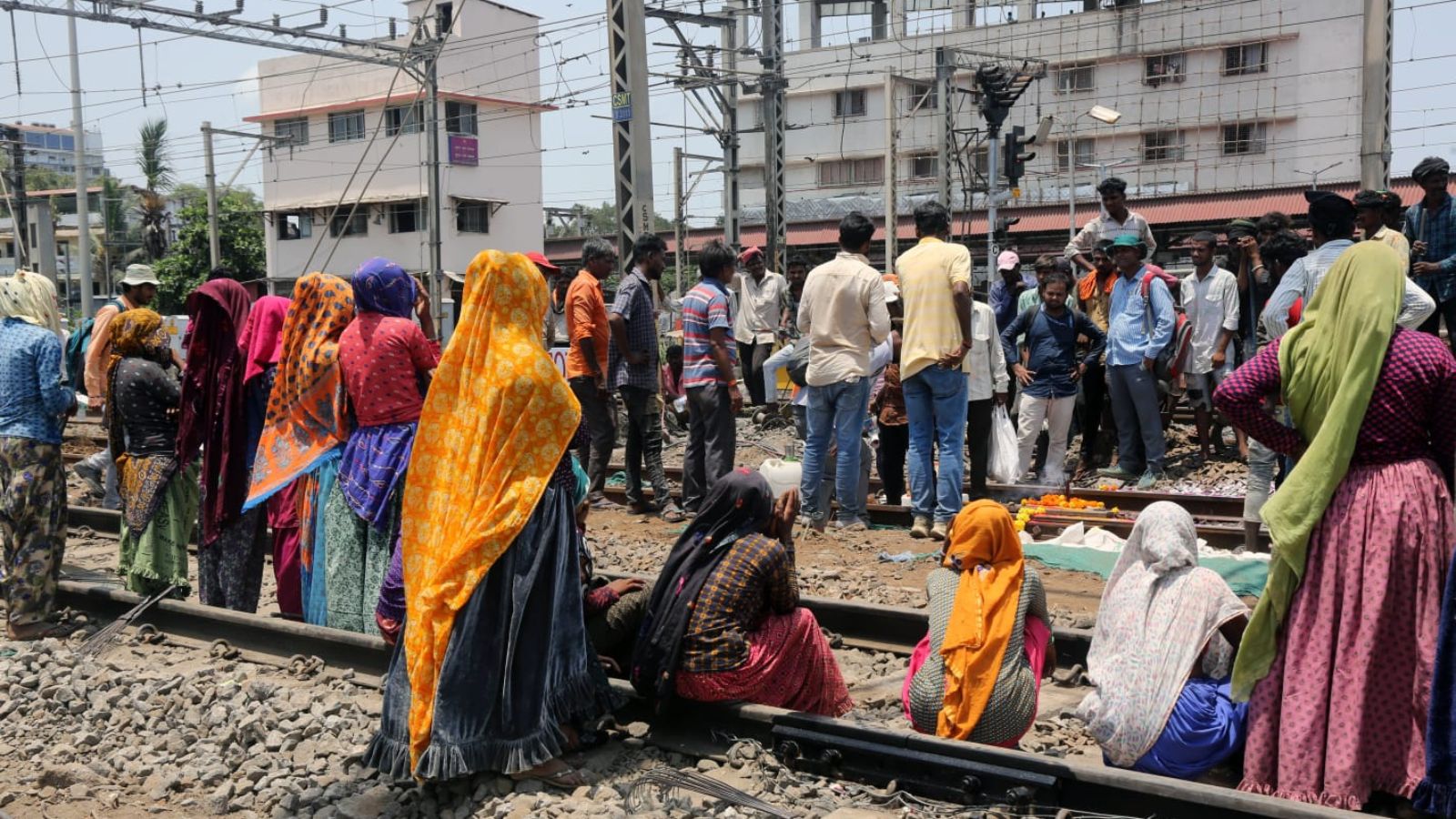 Central Railway completes platform widening work at Thane and CST ...