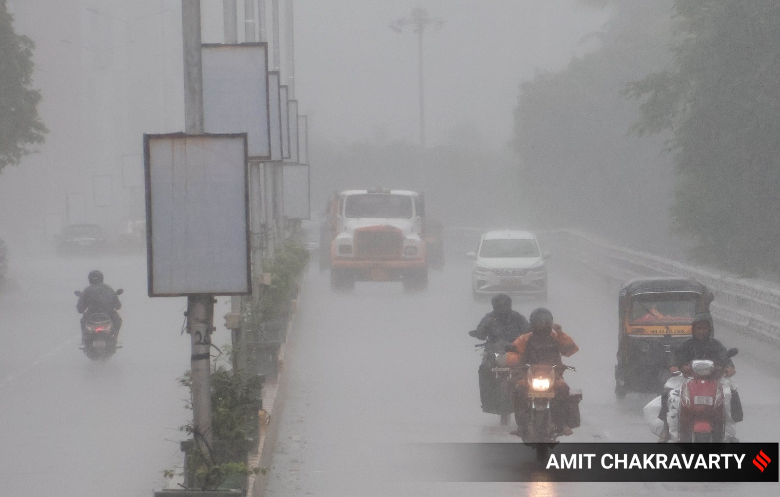 Mumbai Rain Highlights: IMD issues orange alert amid heavy rainfall in Mumbai; red alert in ...