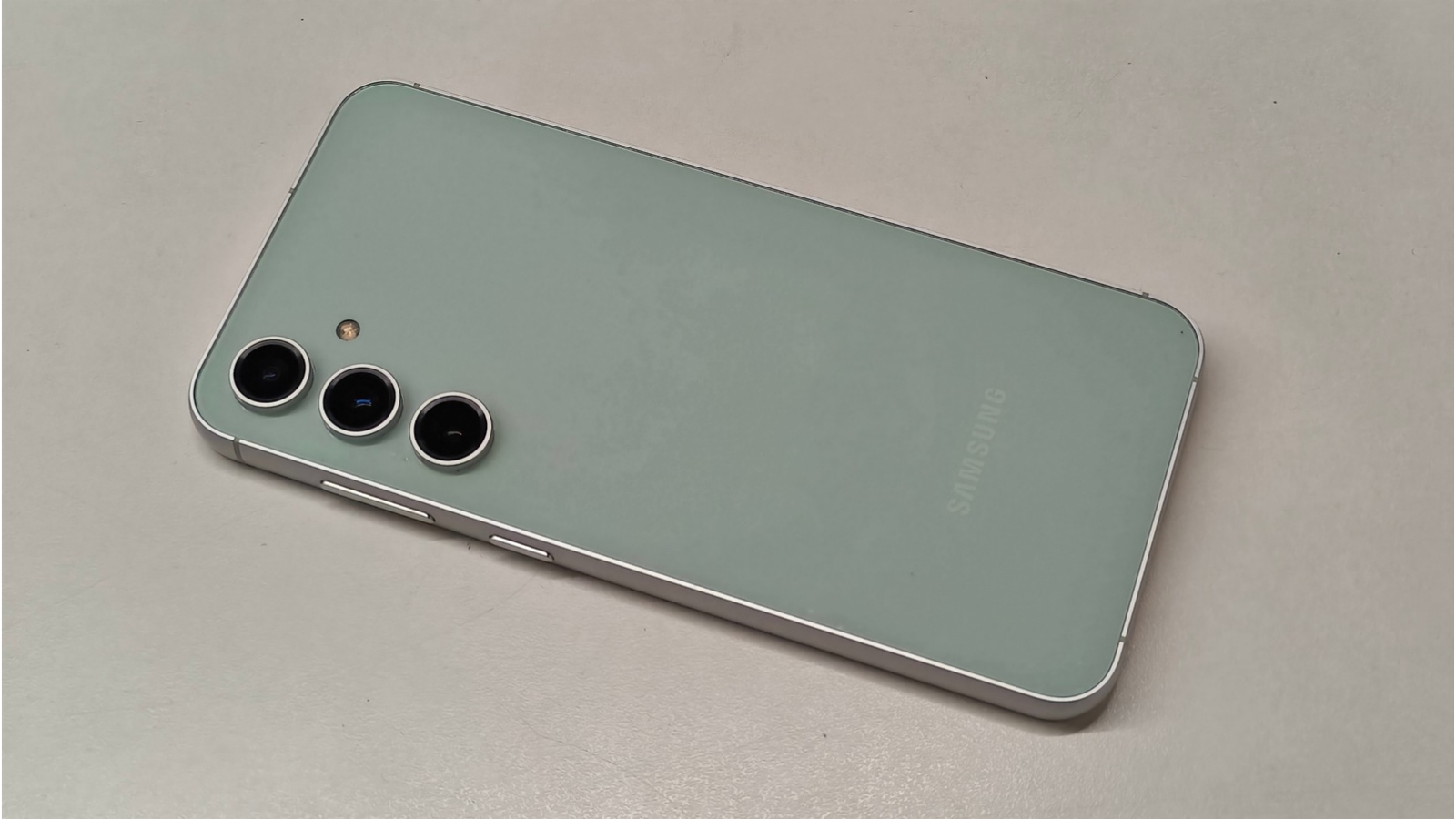 Top 5 camera phones under Rs 50,000: From Pixel 9a to OnePlus 13R ...