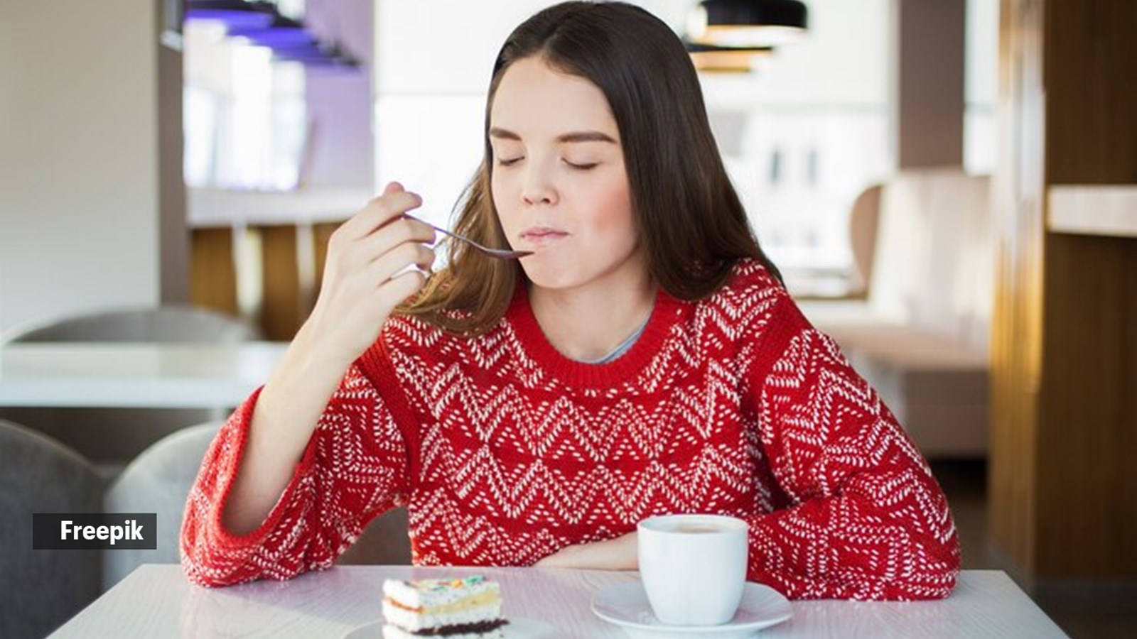 Learn why dentist warns against chewing food from one side
