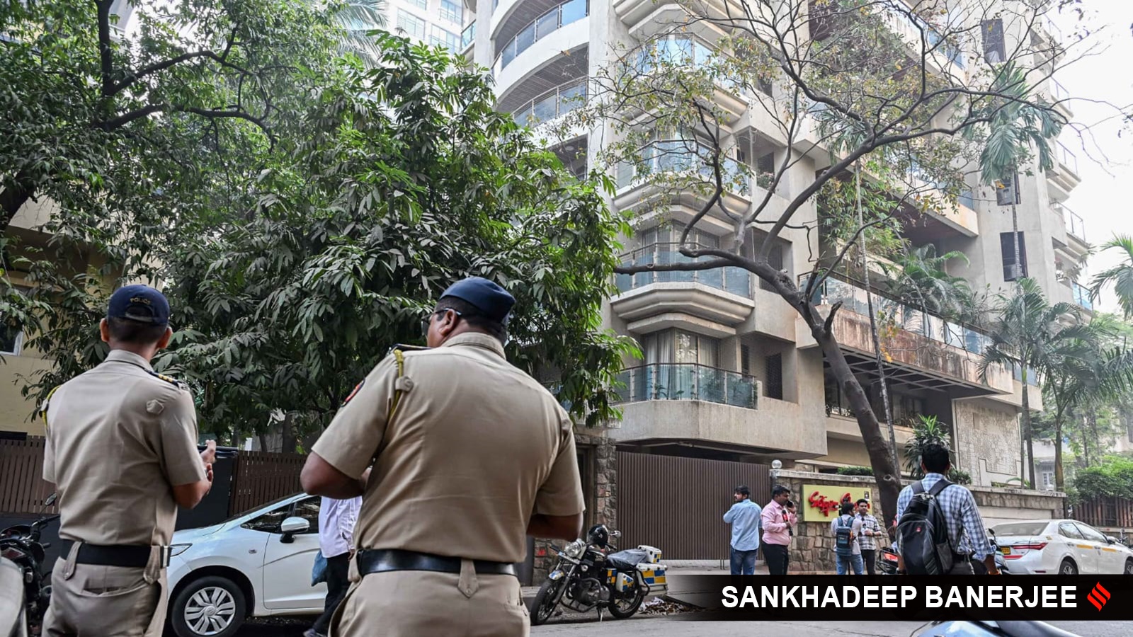 Saif Ali Khan has 6 stab wounds, 1 deep cut close to spine, says ...