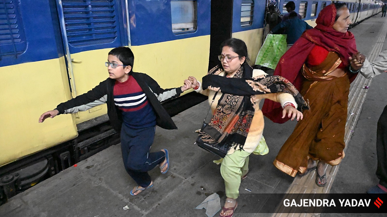 New Delhi Railway Station Stampede Live Updates: Sale of platform ...