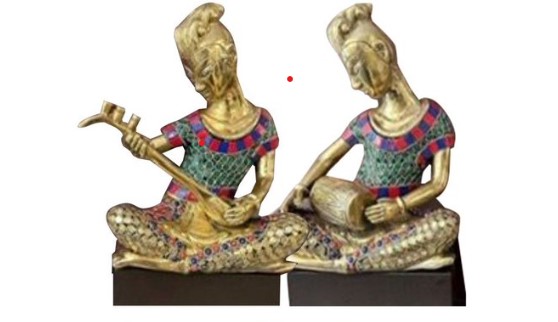 Dokra artwork, silver engraved mirror: PM Modi’s gift to Emmanuel ...