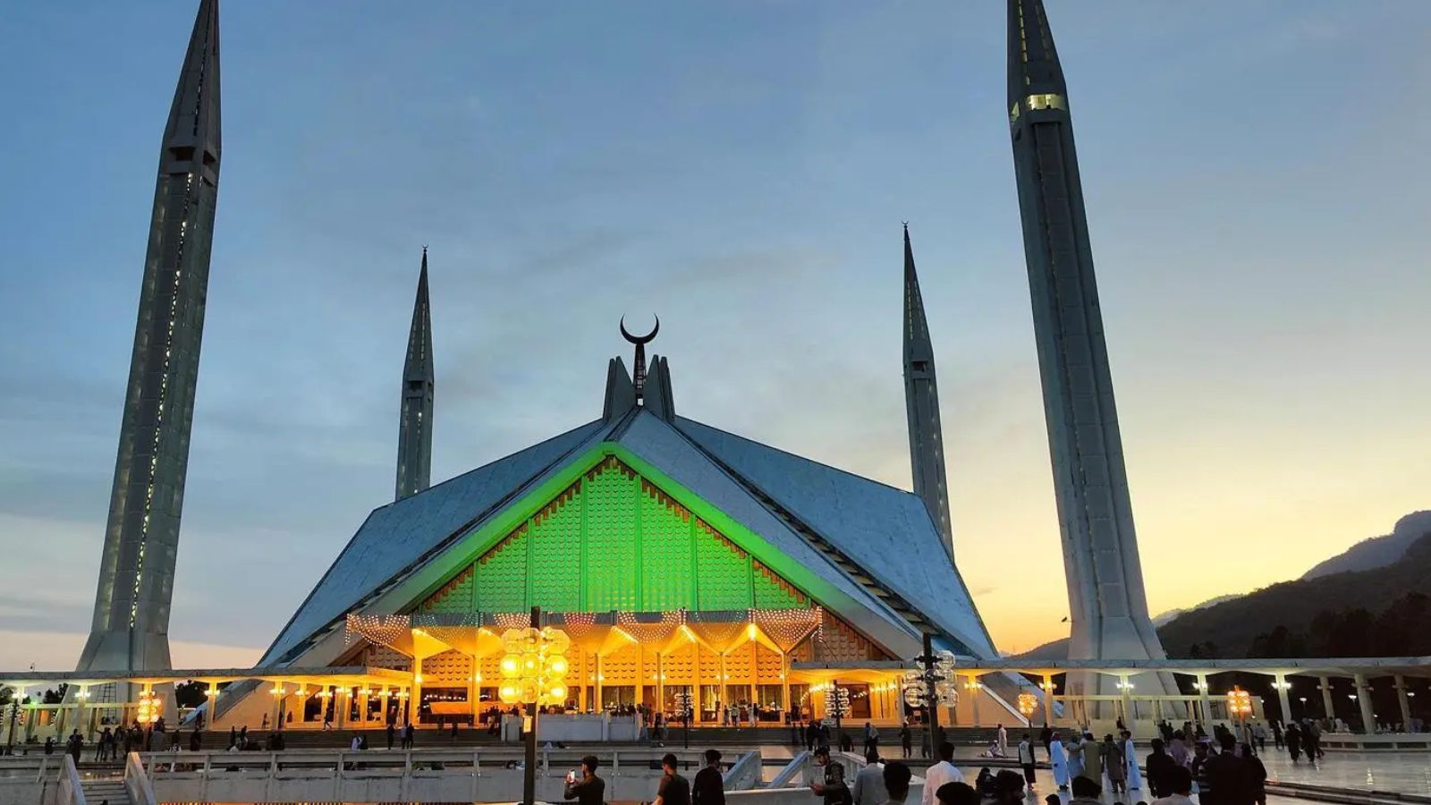 Top 10 Biggest Mosques in the world 2025: from Masjid Al-Haram to Grand ...