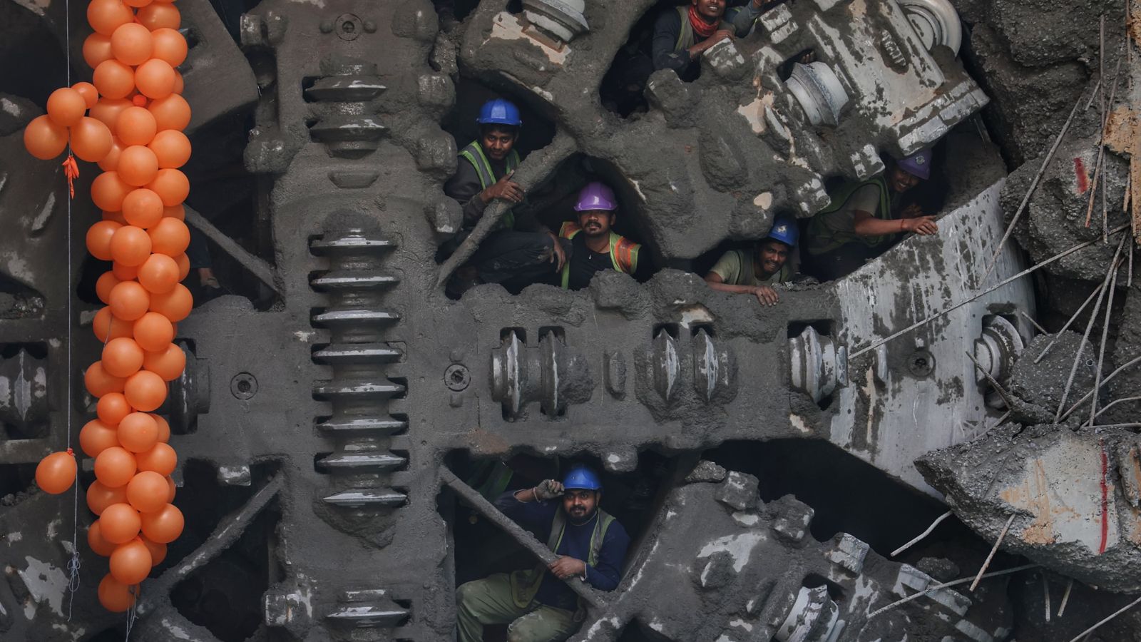 Delhi Metro’s Golden Line achieves major tunnel breakthrough; minister ...