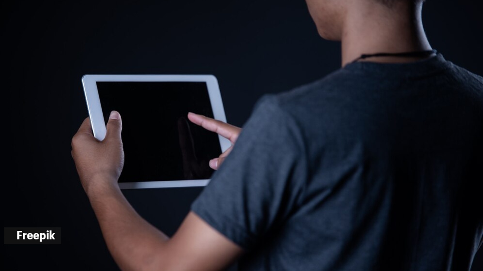 Increased screen time found to increase depression risk in teen girls ...