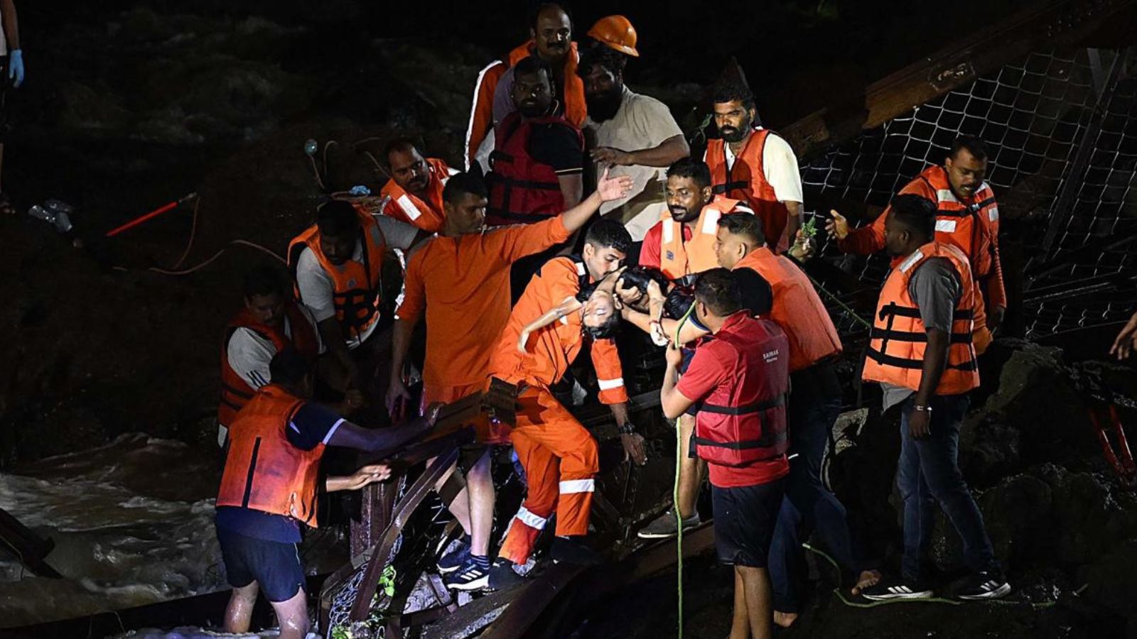 Pune Bridge Collapse News: Bridge collapses over Indrayani river near ...