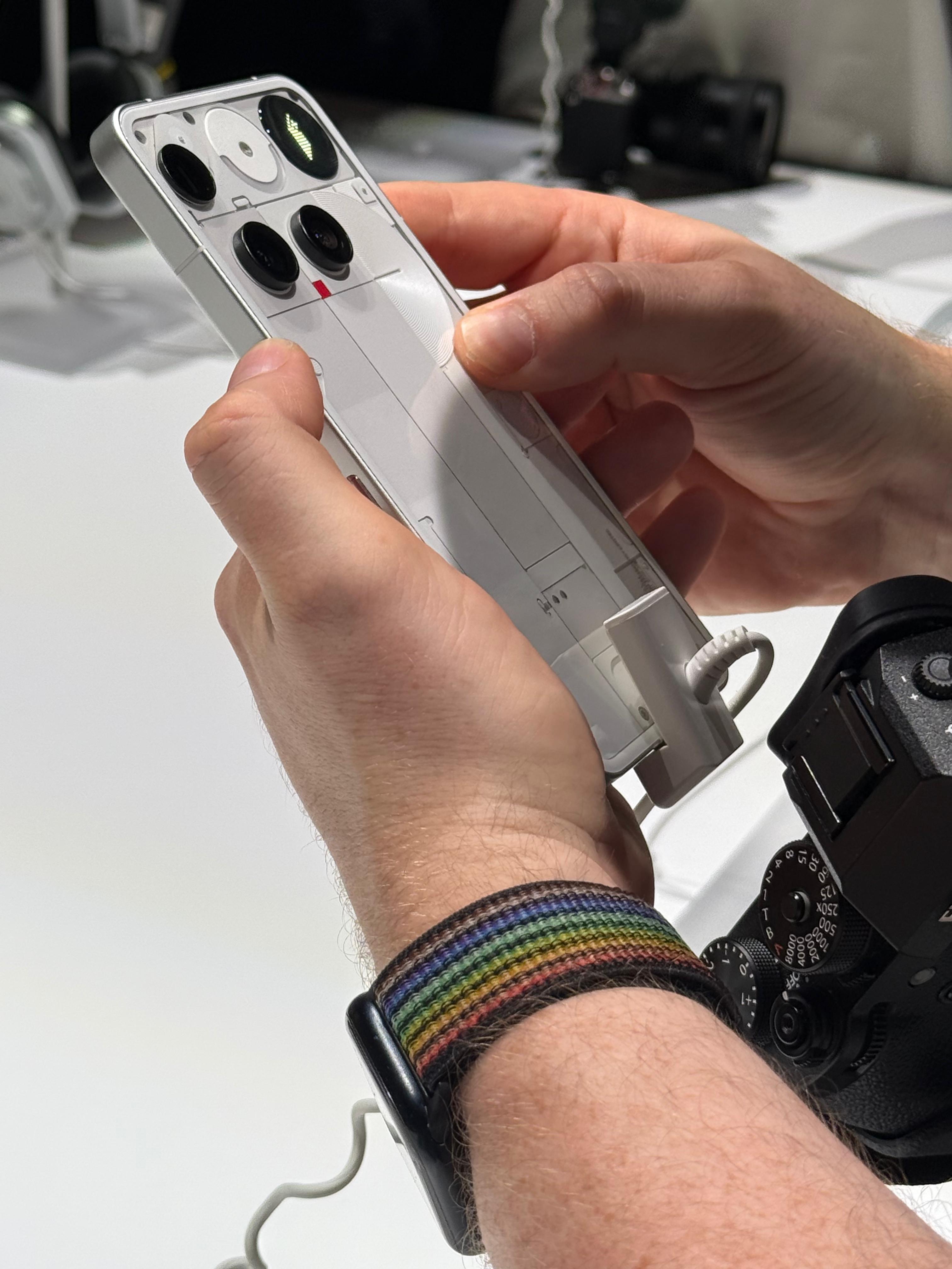 Nothing Phone 3 Glyph Matrix review: Nothing Phone (3)’s new Glyph ...