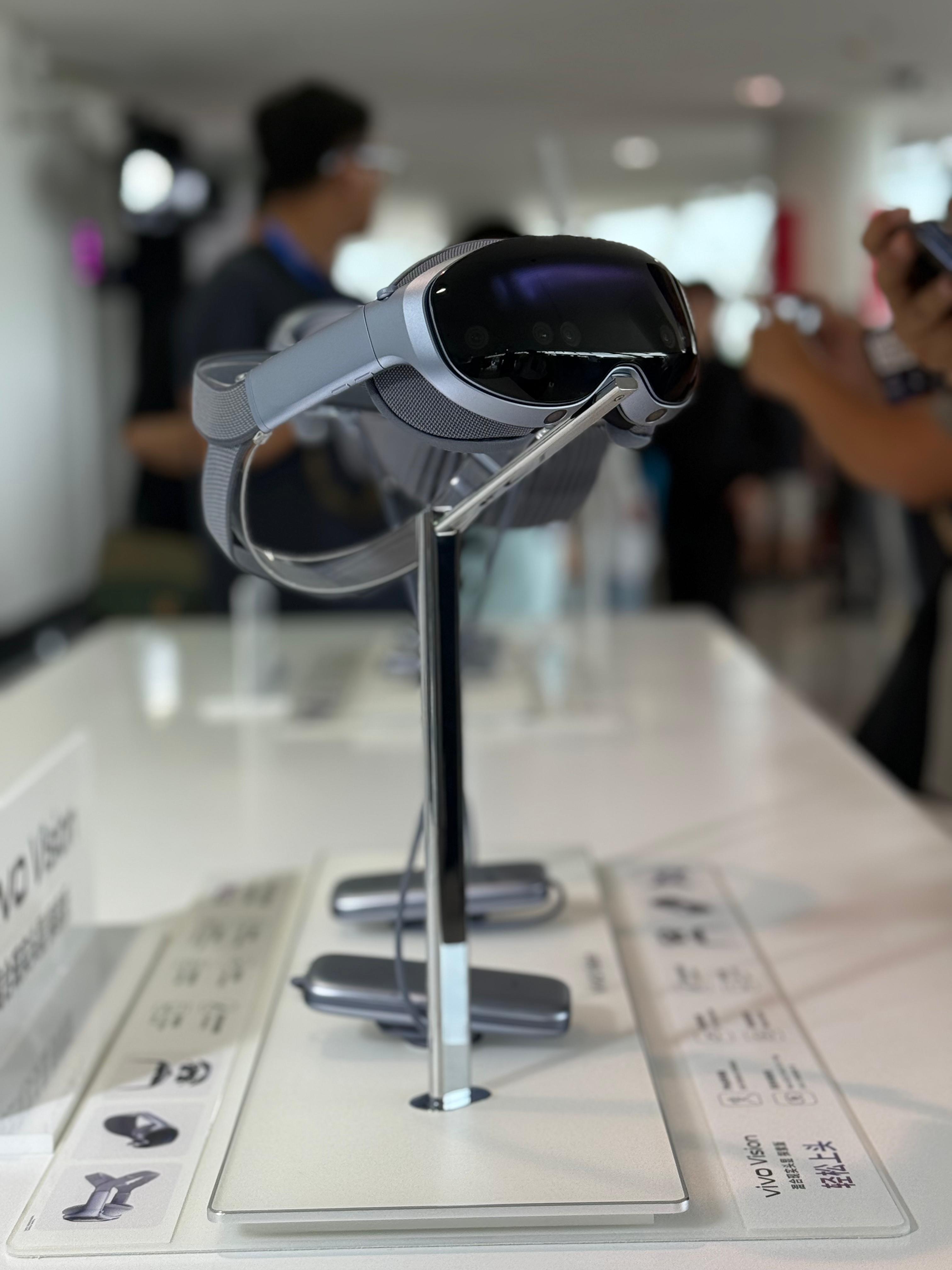 Vivo unveils mixed-reality headset, taking on Apple and Meta ...