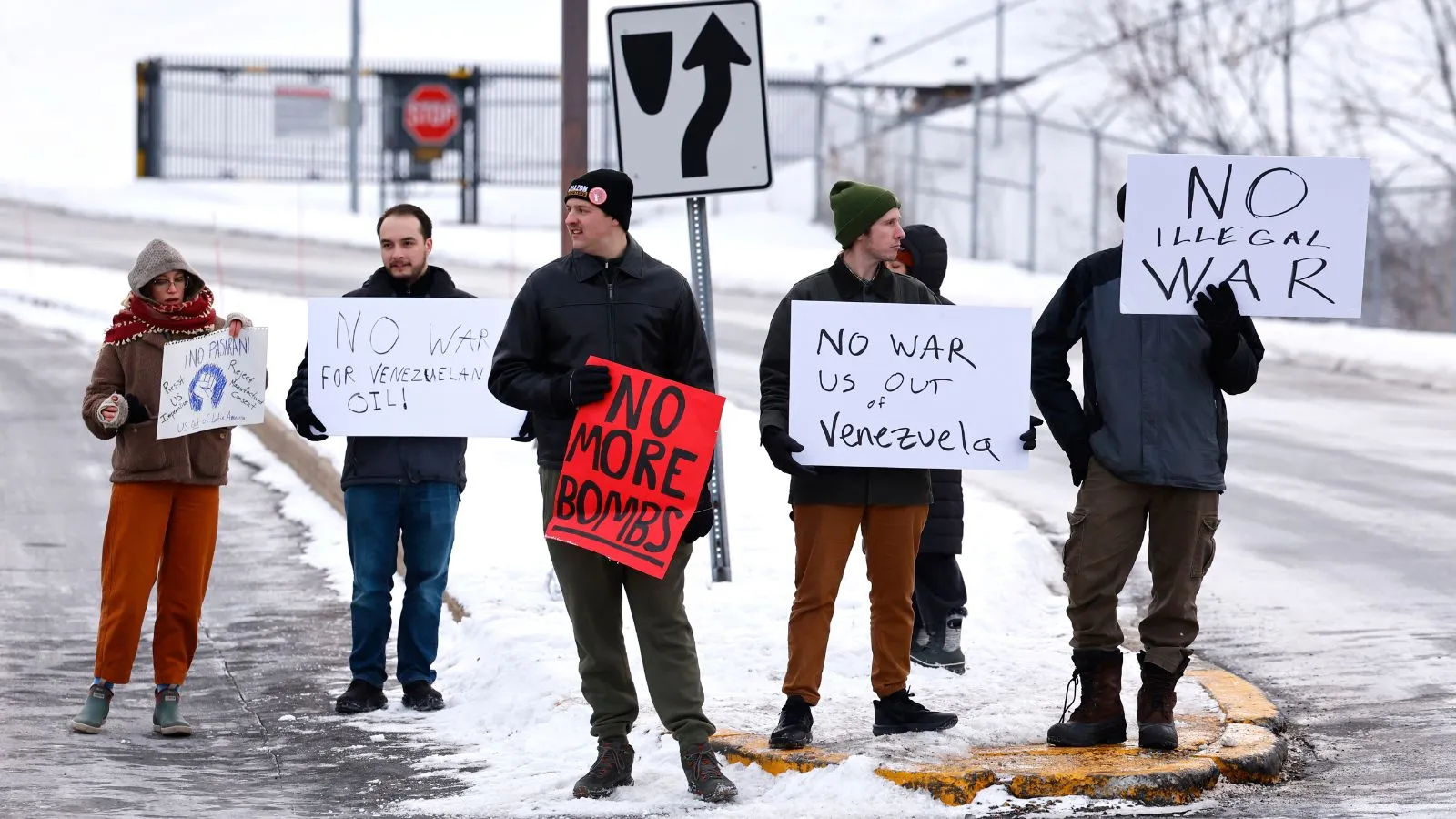 US Strikes Venezuela Live Update: US attacks Venezuela caracas multiple ...